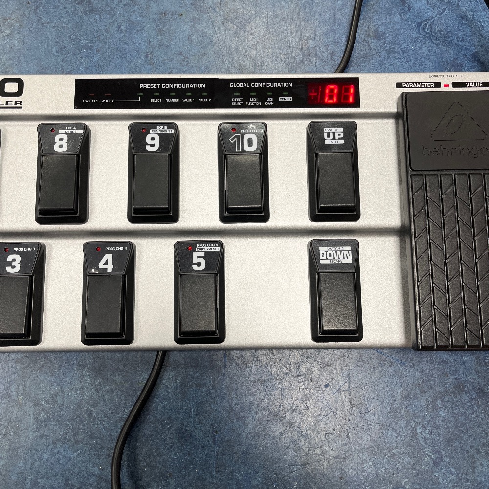 Pre-owned Behringer FCB1010 with FCB UnO V1.0.4 chip - Own4Less